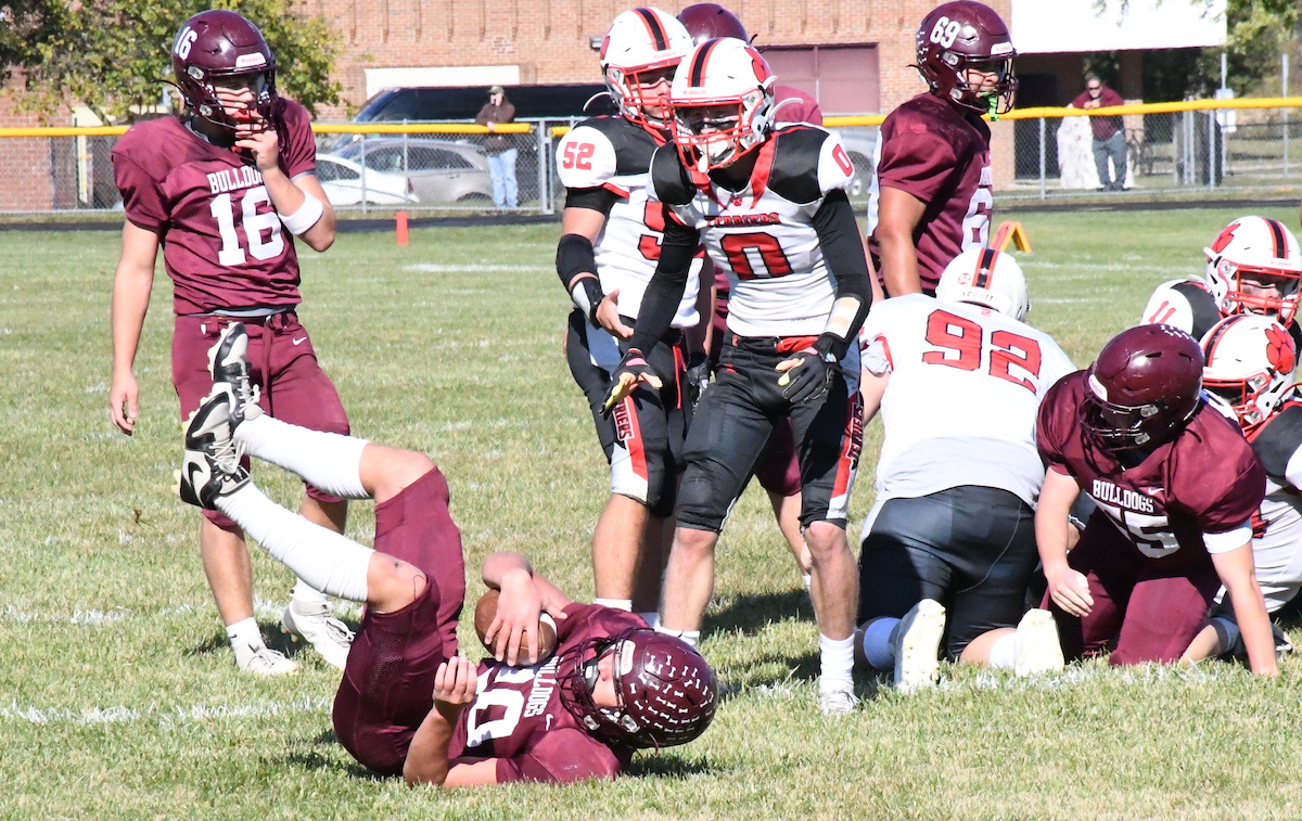 Morenci football shows persistence and teamwork during rebuilding year ...